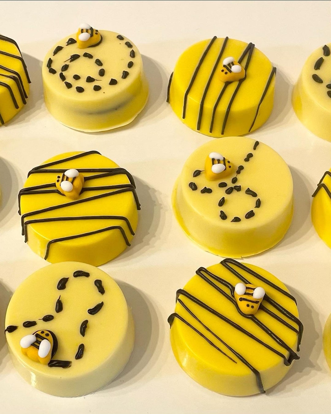 Bee Chocolate Covered Oreos - Etsy