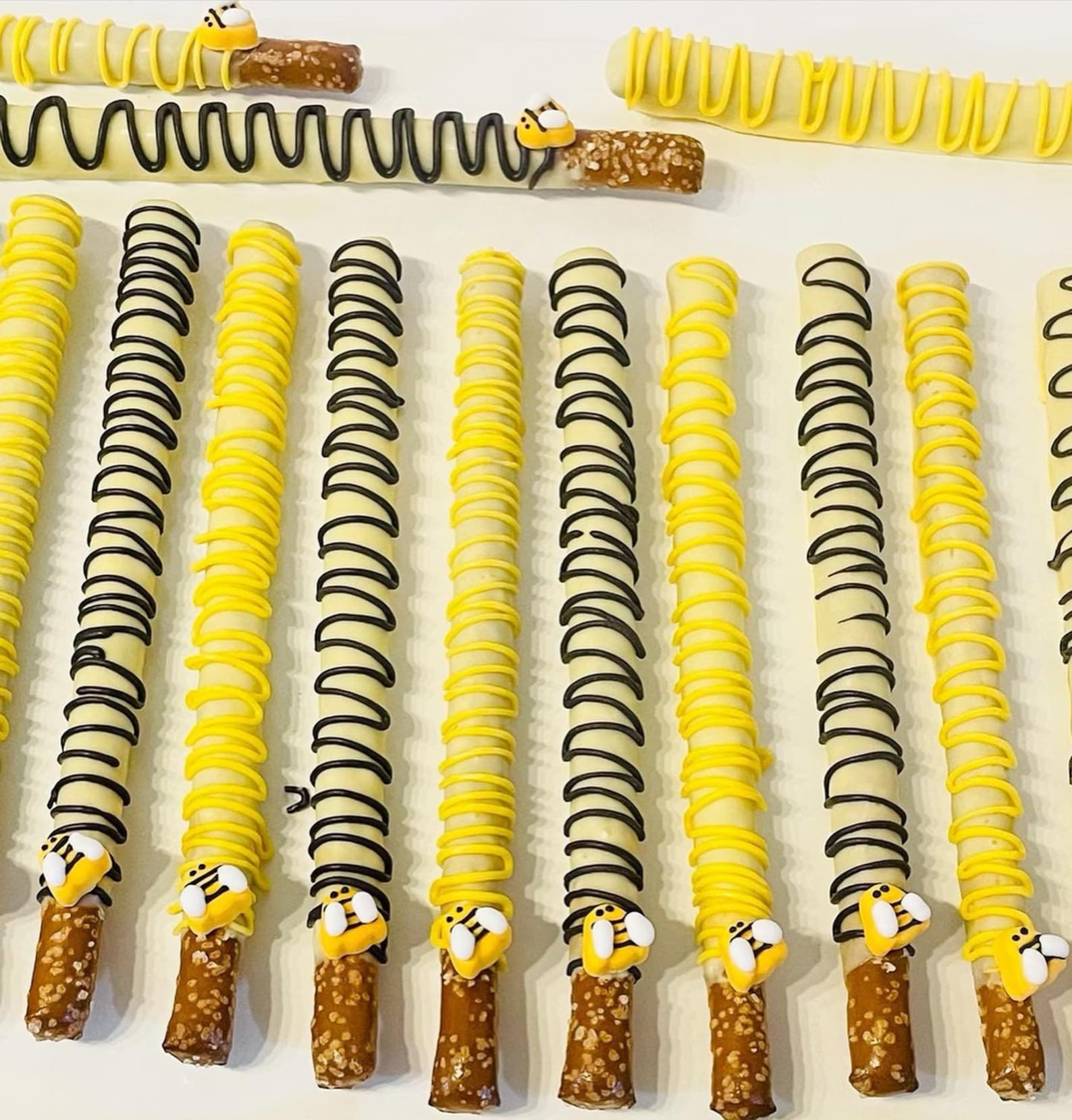 Bee Pretzel Rods - Etsy
