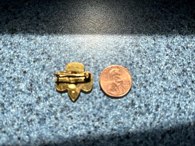 Brownie Girl Scout Trefoil Pin 1940's - Etsy