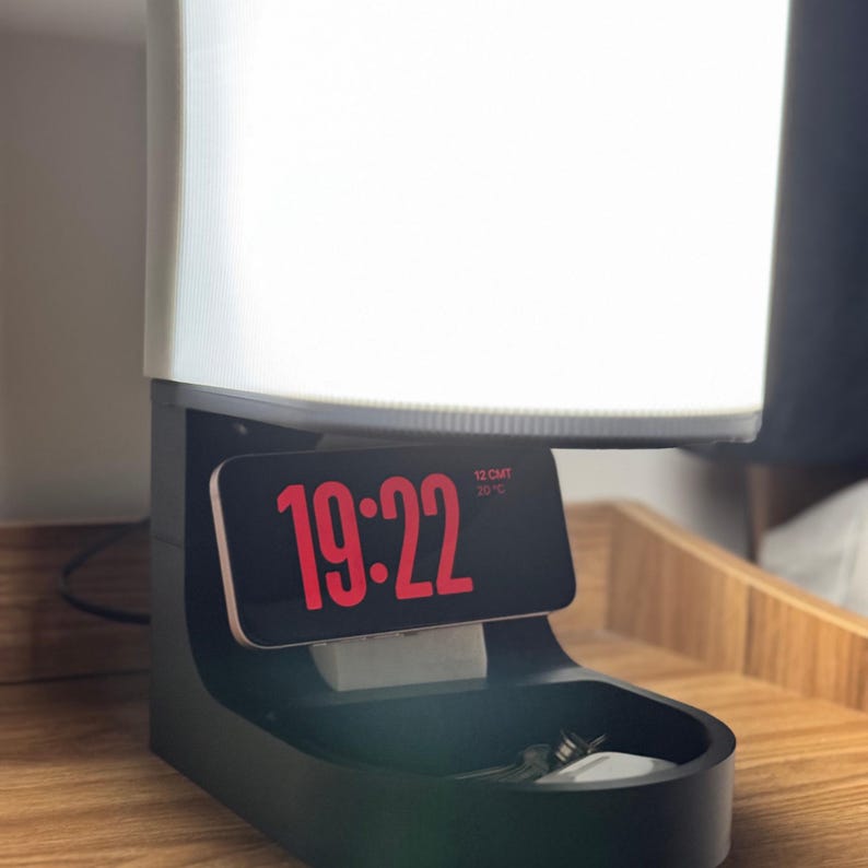 80S Retro Desklamp With Magsafe Charger, Modern Desk Lamp, Modern Light ...