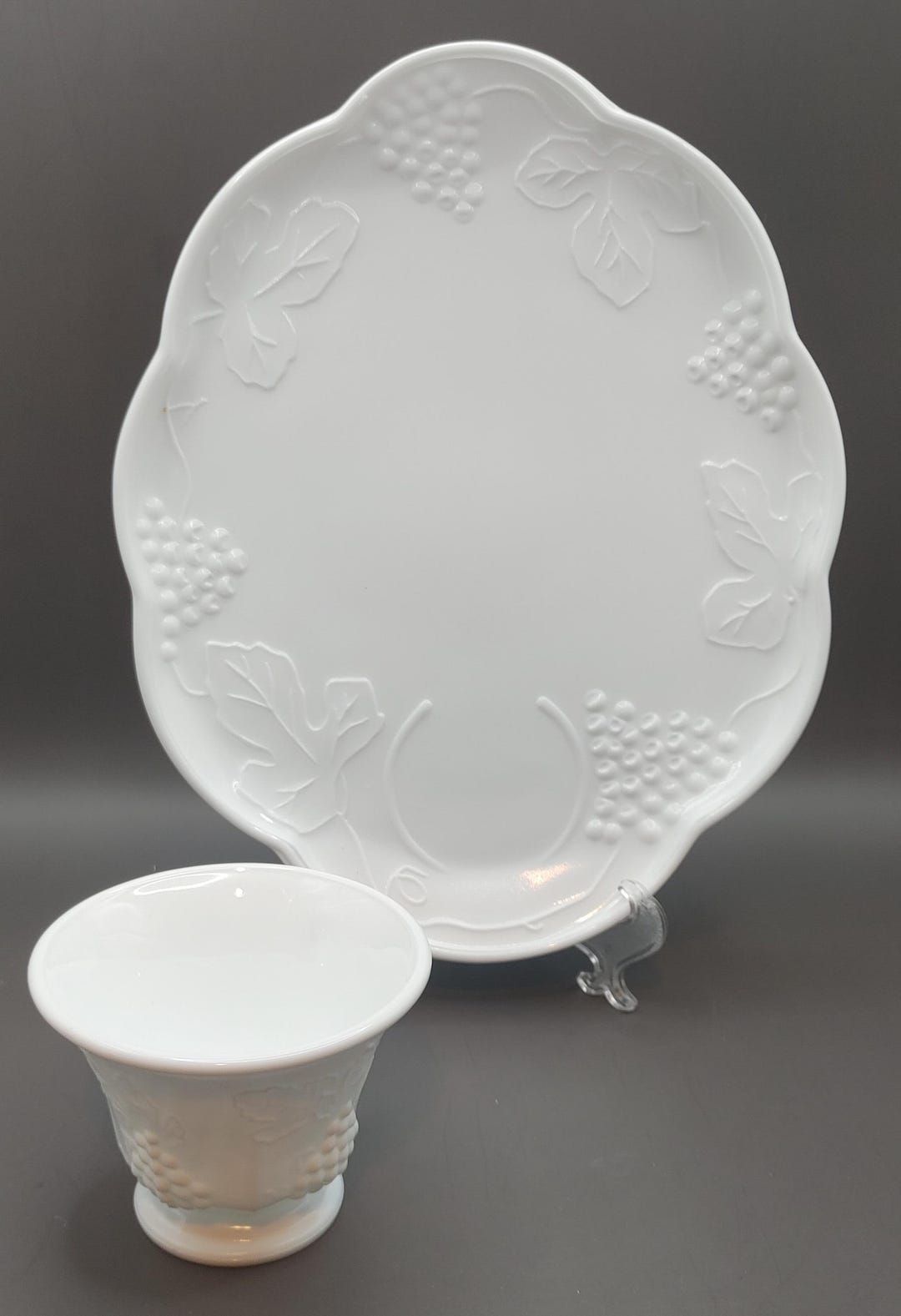 COLONY Harvest C787 8 Pc. Milk Glass Snack Set in Original Packaging ...
