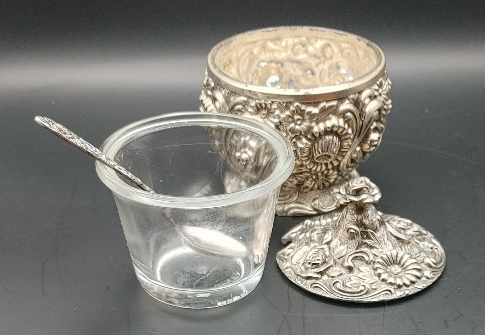 Harrison Fisher HF-0918 Silver-plated Floral Sugar Bowl With Silver ...