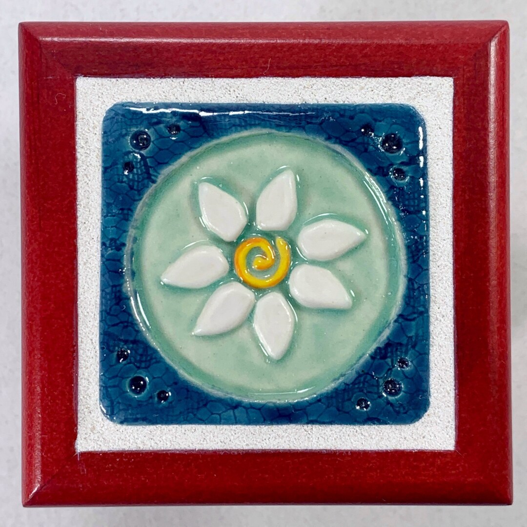 Daisy Tile Keepsake Box: Ceramic Art, Wooden Treasure Box - Etsy