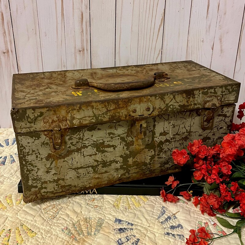 Rusty Box - Etsy