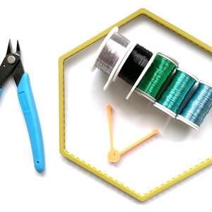 Discover the Art of Crocheting Gems With Wire - Step-by-step Tutorial ...