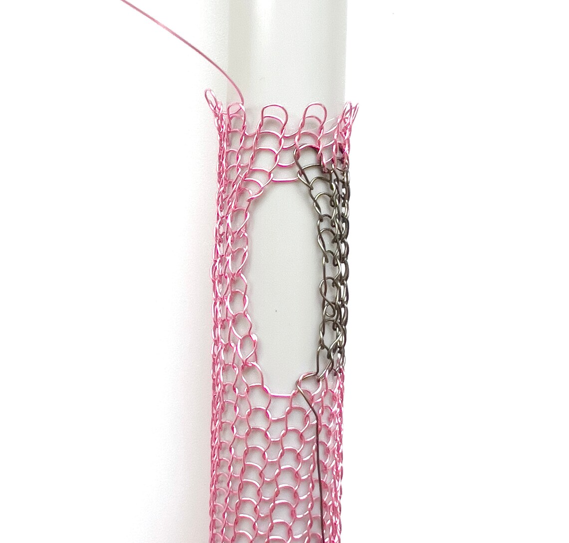 CURSIVE - Crochet With Wires Necklace Pattern - Unique Wire Crochet ...