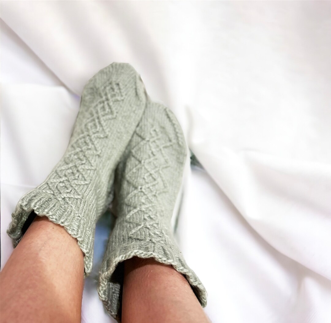 Shine Bright Like a Diamond Socks KNITTING PATTERN ONLY - Etsy