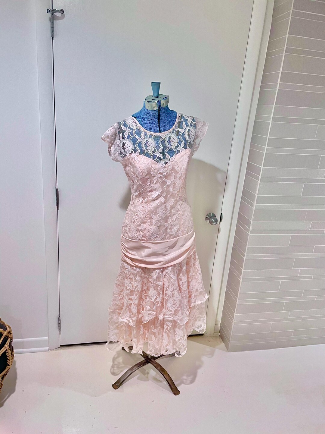 Vtg 80s Sz 6 Prom/quinceañera Dress W/fishing Line Hem. Peach W/lace ...