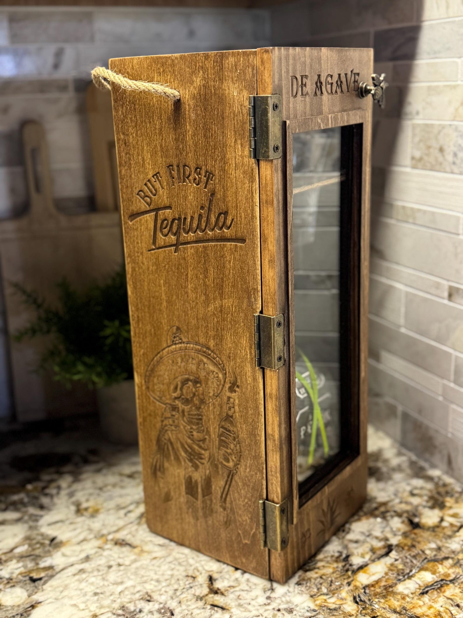 Wood Tequila Box With LED Lights, 4 Coasters and 4 Shot Glasses ...
