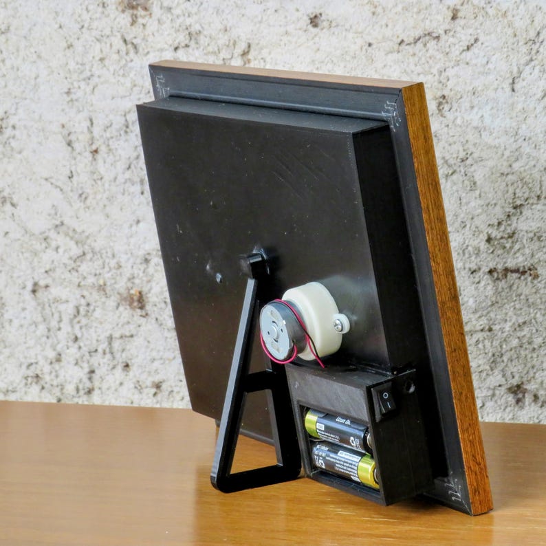 Kinetic Frame Art, Moving Gears, and a Hypnotizing Effect, a Great Look ...