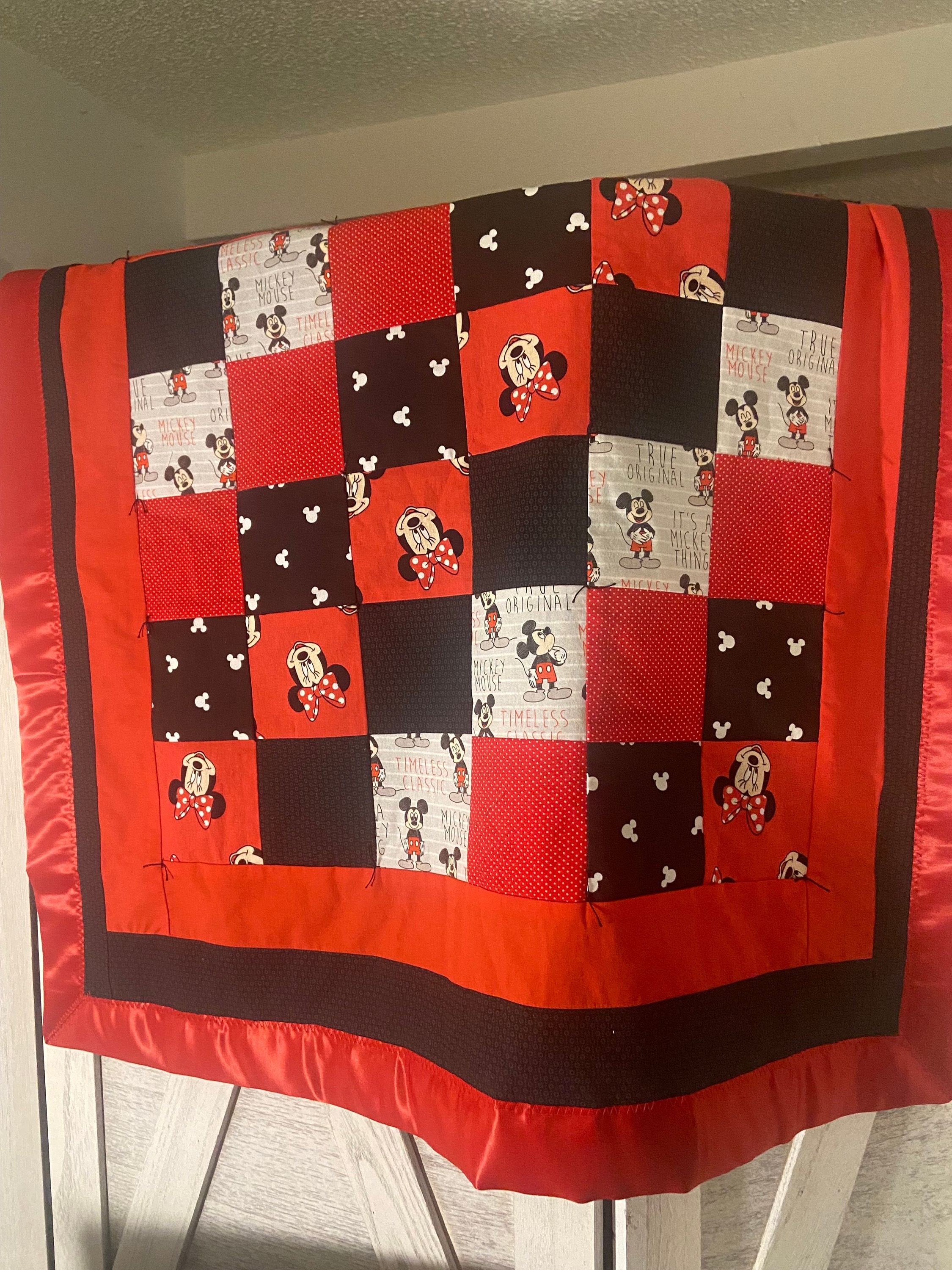 Minnie Mouse Baby Blanket/ Quilt - Etsy