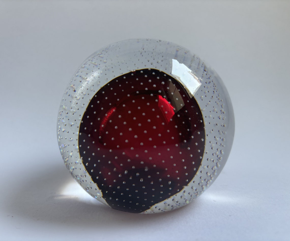 Val St. Lambert: Paperweight 'symphonie' in Doubled Ruby-white Crystal ...