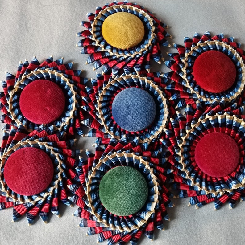 Cockade Rosette Brooch With Vintage Velvet Button Centre - Etsy