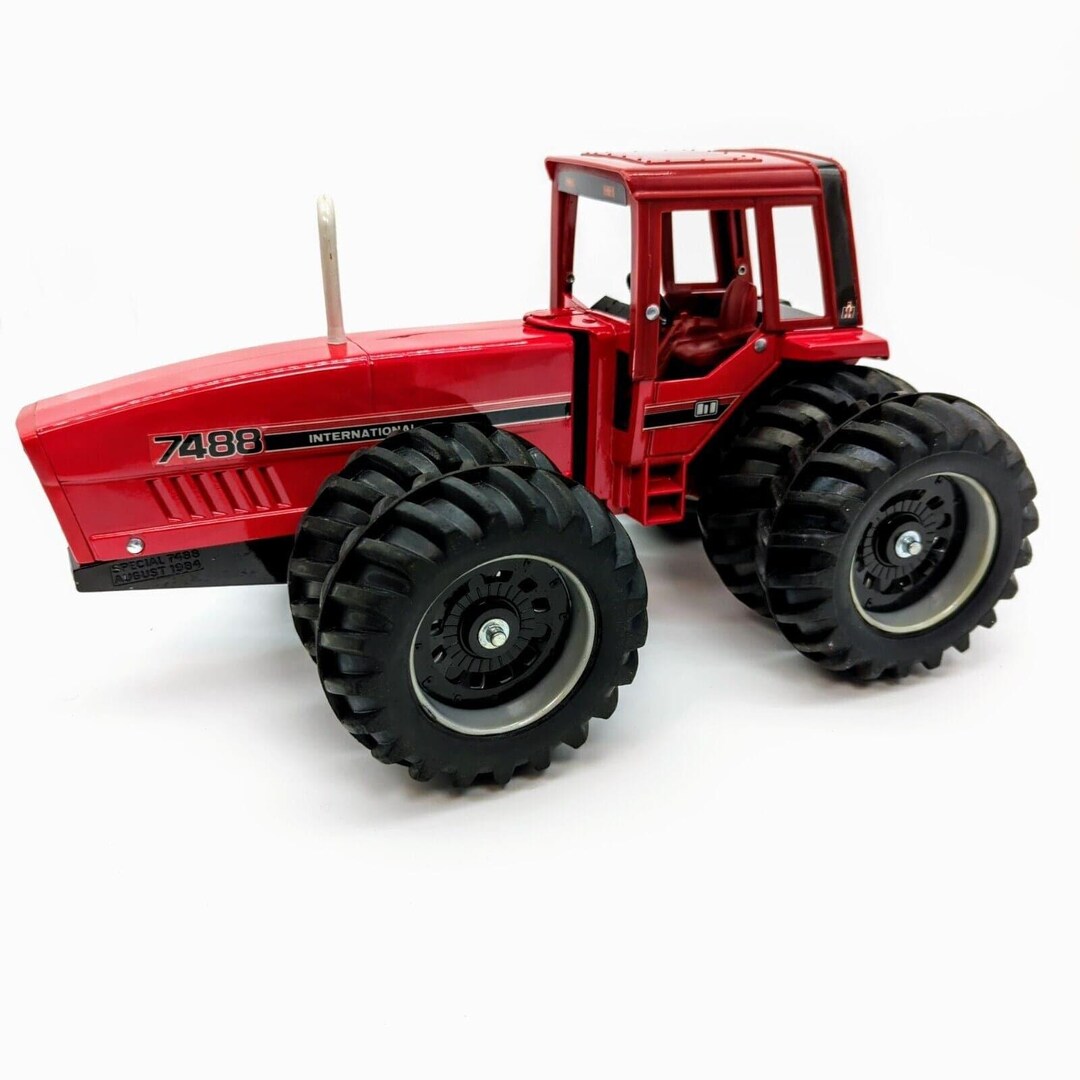 1/16 International Harvester 7488 2+2 Tractor With Duals, Special ...