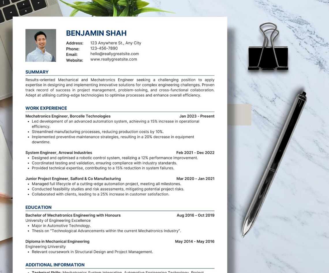 Modern Blue & White Resume Template: Clean CV Design (digital Download ...