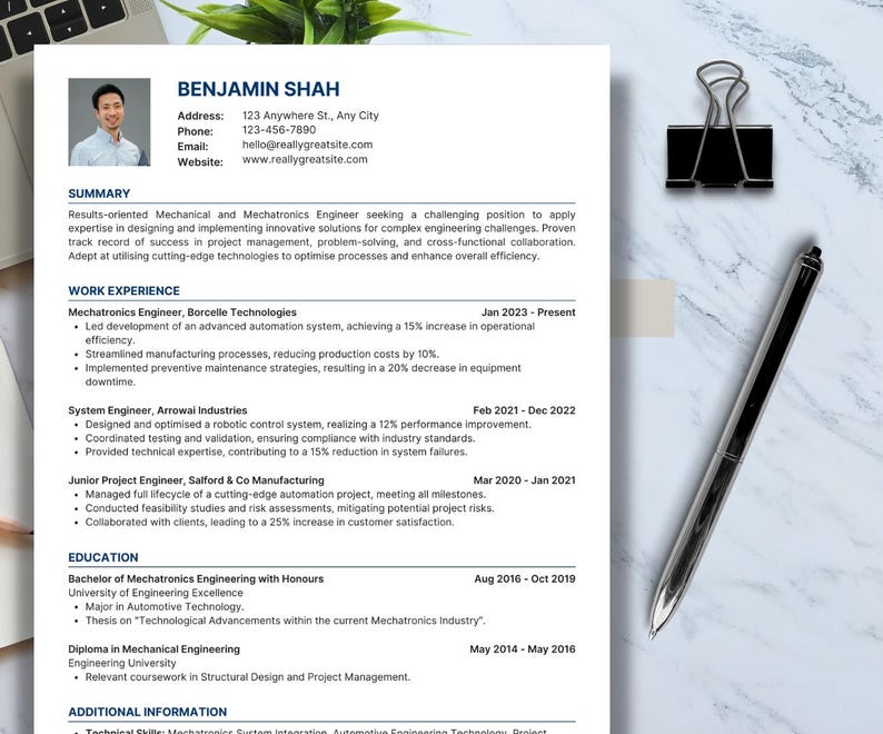 Modern Blue & White Resume Template: Clean CV Design (digital Download ...