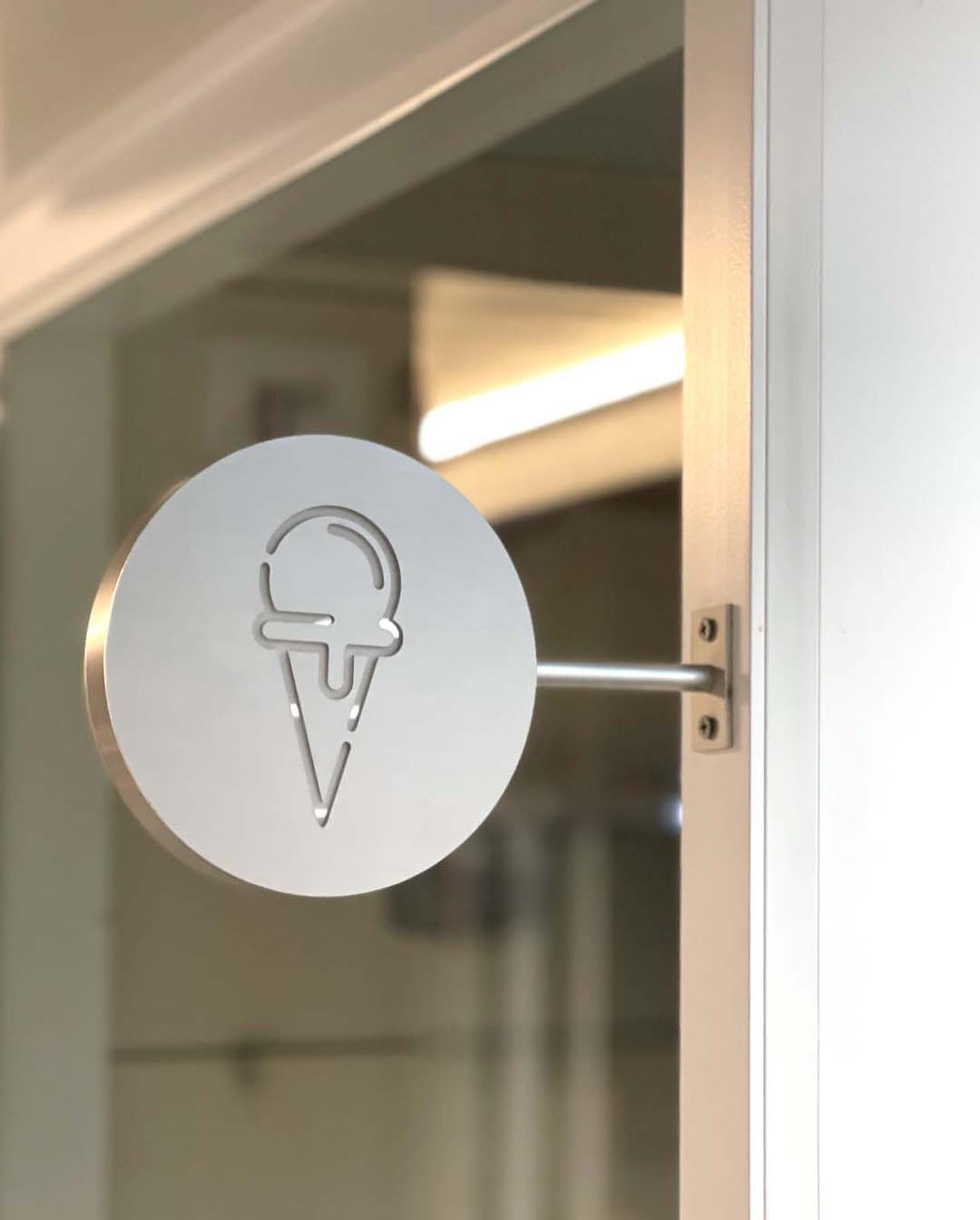 Hanging Advertising Sign, Commercial Signage, Exterior Blade Sign ...