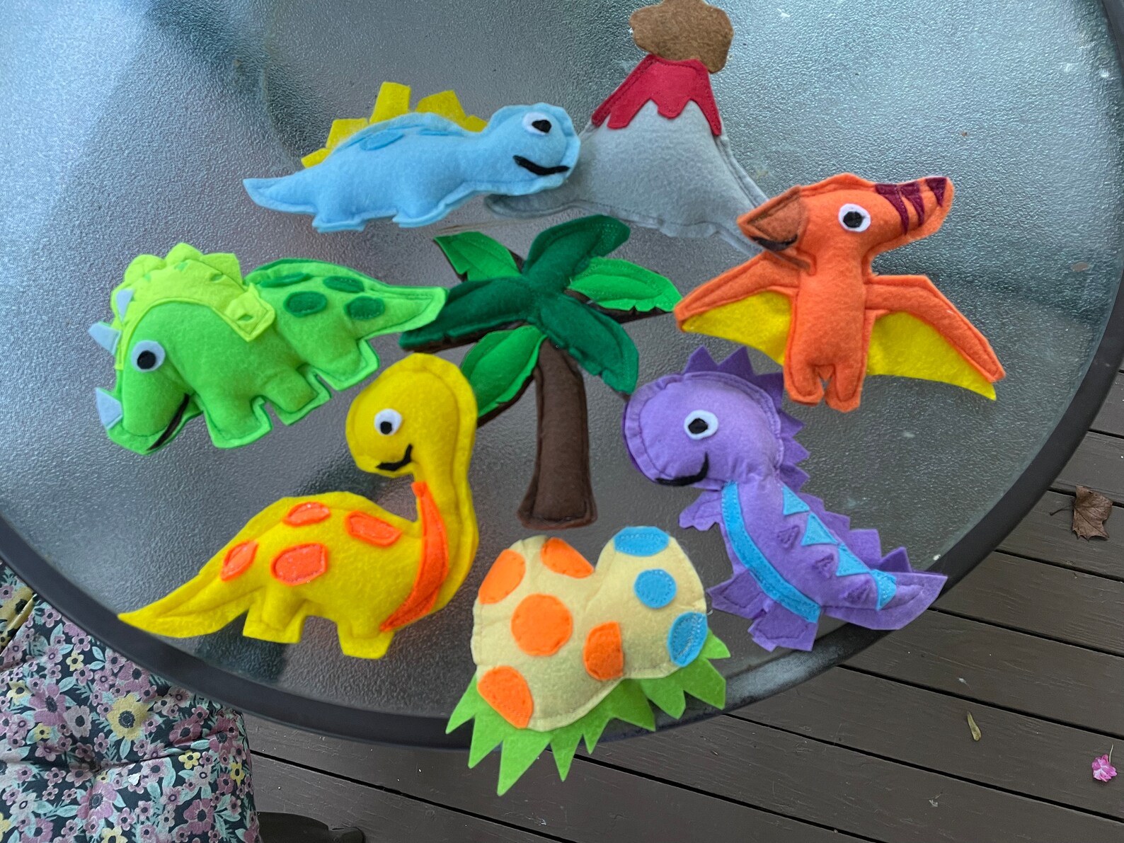 Felt Dinosaurs / 5 Different Dinosaurs Tree Volcano and Dino - Etsy