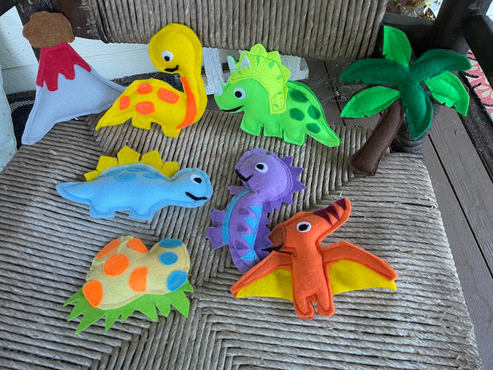 Felt Dinosaurs / 5 Different Dinosaurs Tree Volcano and Dino - Etsy