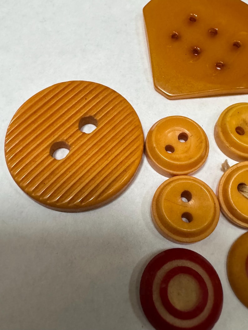 Lot of 14 Bakelite Buttons - Etsy