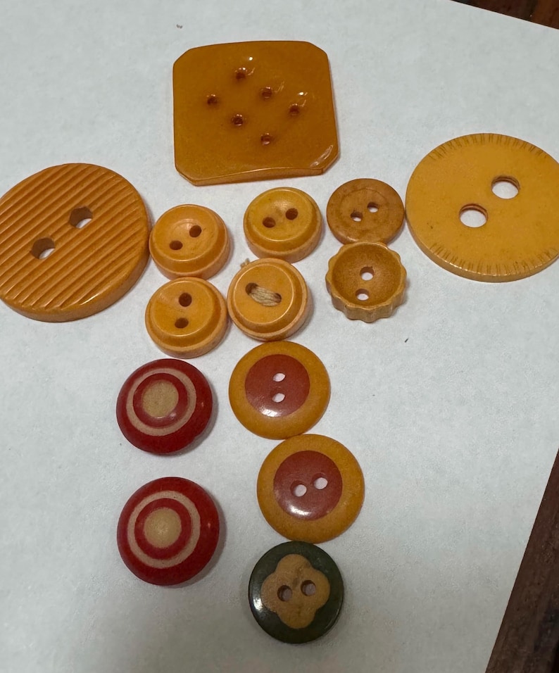 Lot of 14 Bakelite Buttons - Etsy