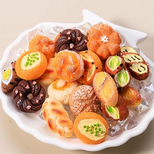 2pcs Cute Mini Bakery Set Mini Pastries Mini Pretzels Mini Bread for ...