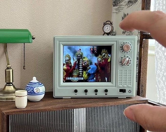 Sony Trinitron 13 Retro CRT Color TV Television With Remote KV-13M42 ...