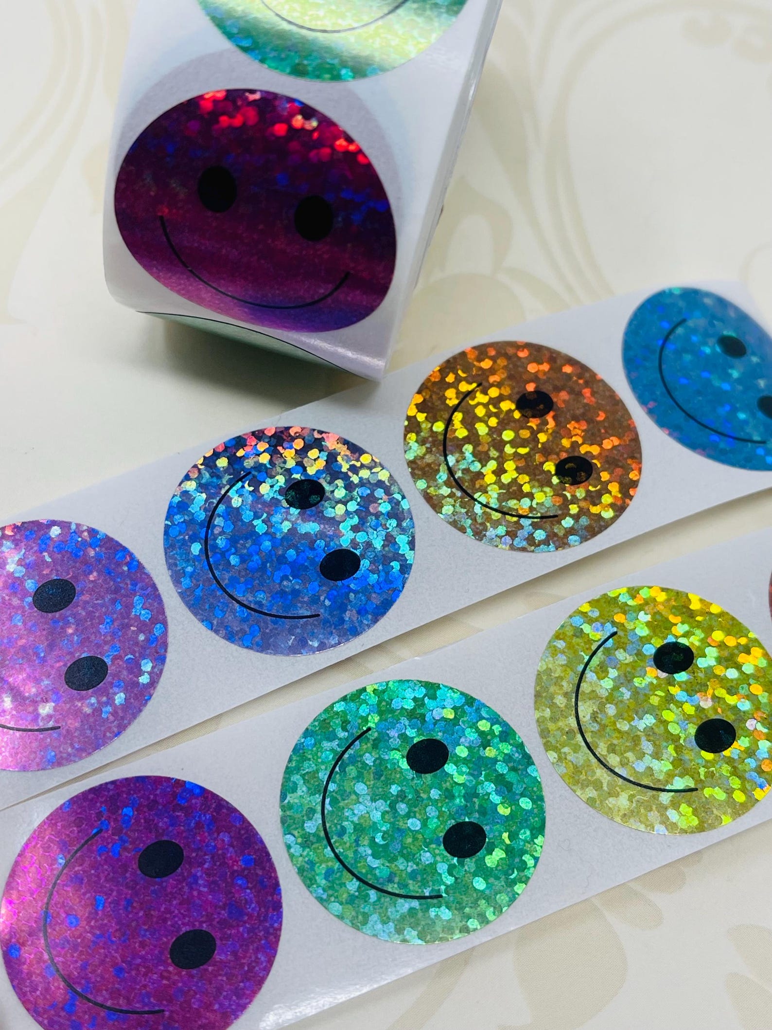 500 Sparkle Smiley Face Roll of Stickers 1” Happy Seals Adhesive ...