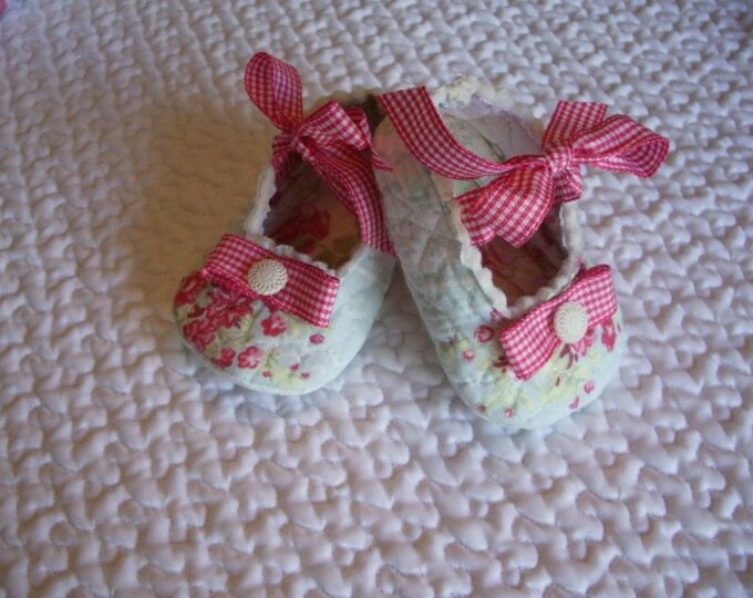 Handmade Quilted Baby Shoes Booties (sweet Posies) SIZE 2 (6-9mo) - Etsy