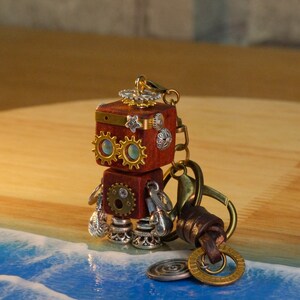 Handmade Steampunk Boxing Robot Keychain | Unique Wooden Keyring ...