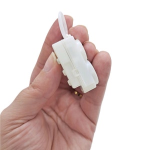 2 Small Slow Retracting Pull String Box for Kids Toys, Vibrating Insert ...