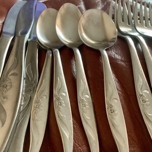 Vintage Oneida Stainless Floral Pattern Flatware | 10 Piece as Pictured ...