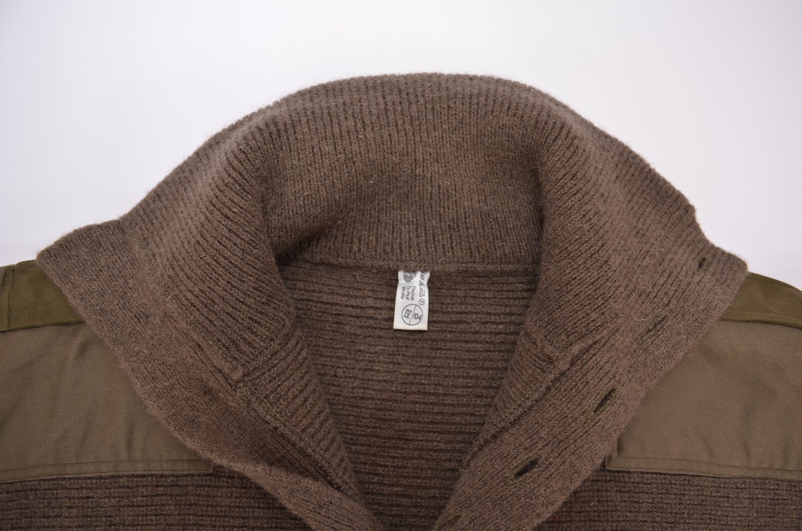 Austrian Army Vintage 1983 80's Military Khaki-green Wool Sweater Mens ...