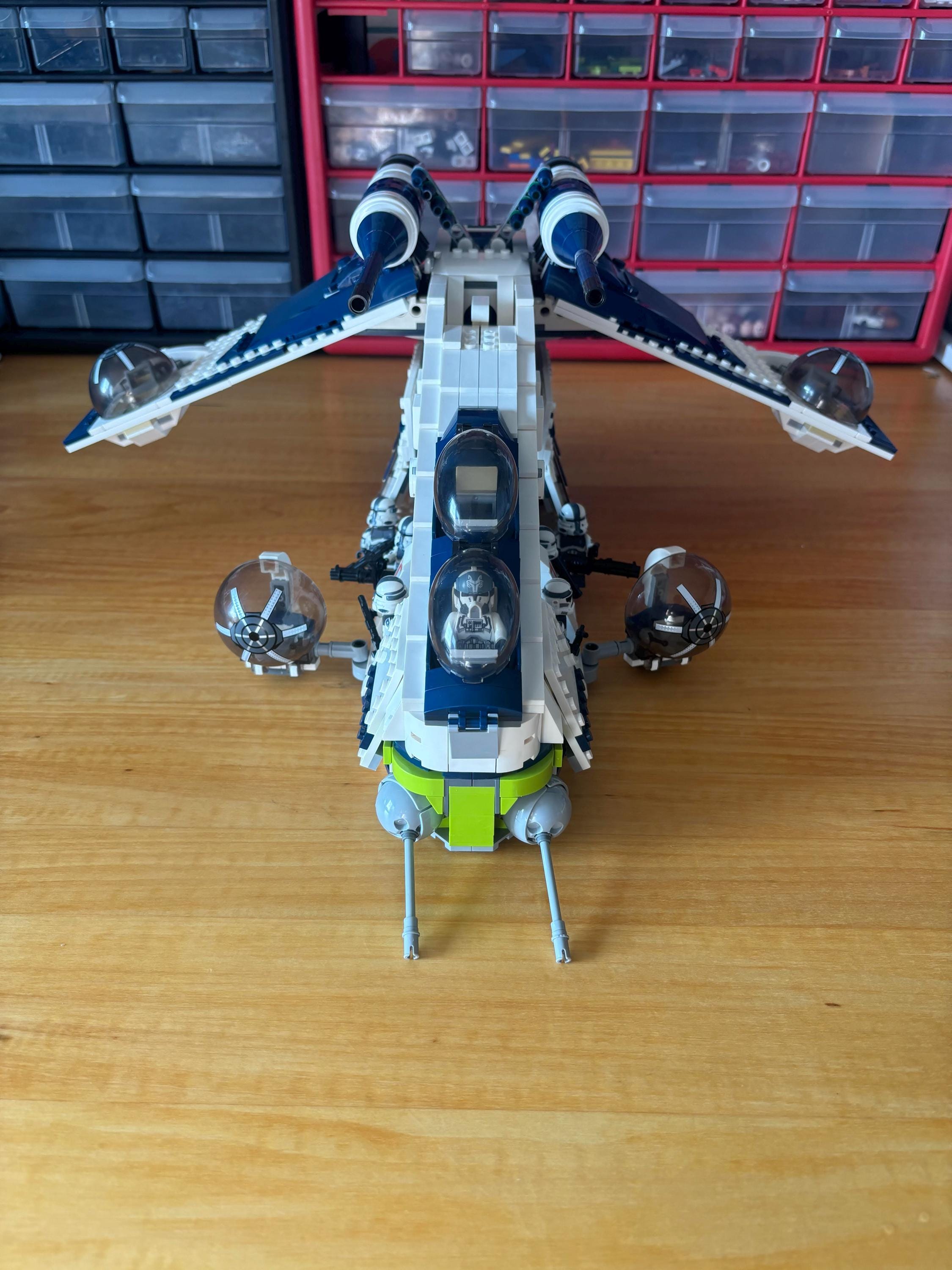 Custom 104th Wolfpack Republic Gunship With Plo Koon Commander Wolffe ...