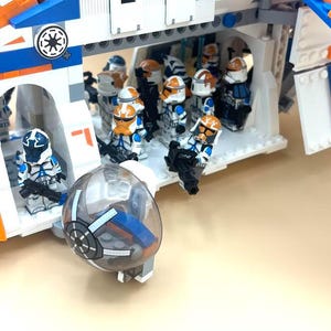 Custom LEGO 332nd Republic Gunship With Ahsoka Tano Captain Vaughn ...