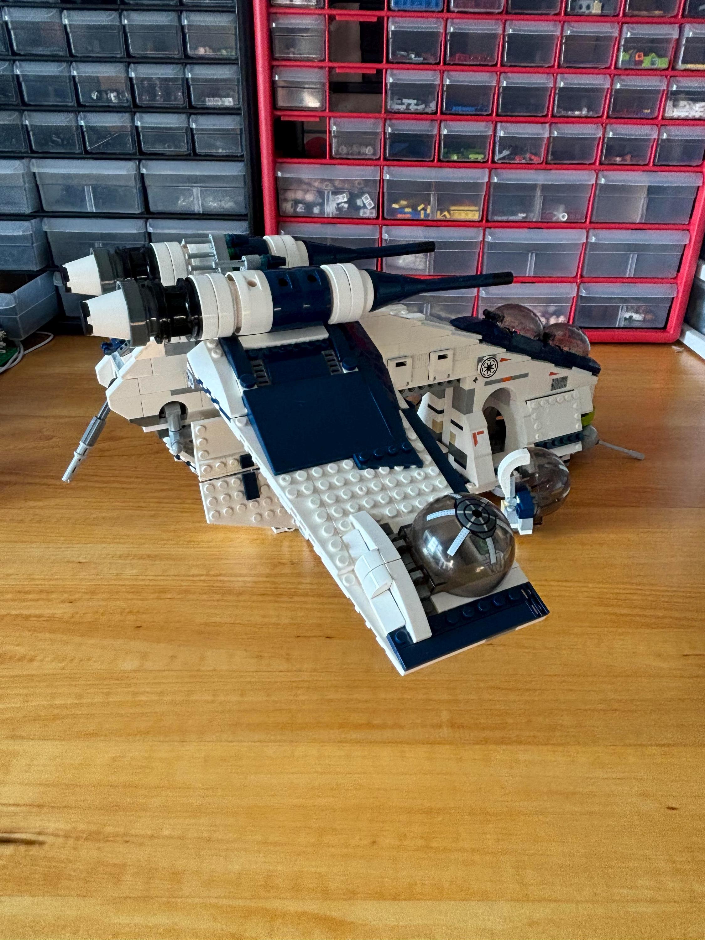 Custom 104th Wolfpack Republic Gunship With Plo Koon Commander Wolffe Boost AT RT Driver Clone ...