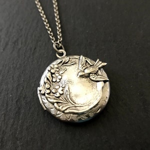 Silver Bird Locket Girlfriend Gift Unisex Jewelry Bird Watcher - Etsy