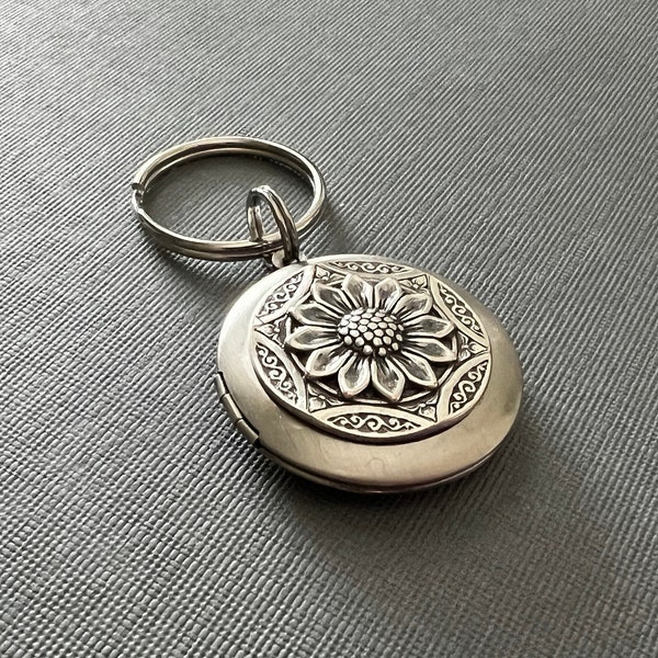 Key and Locket - Etsy
