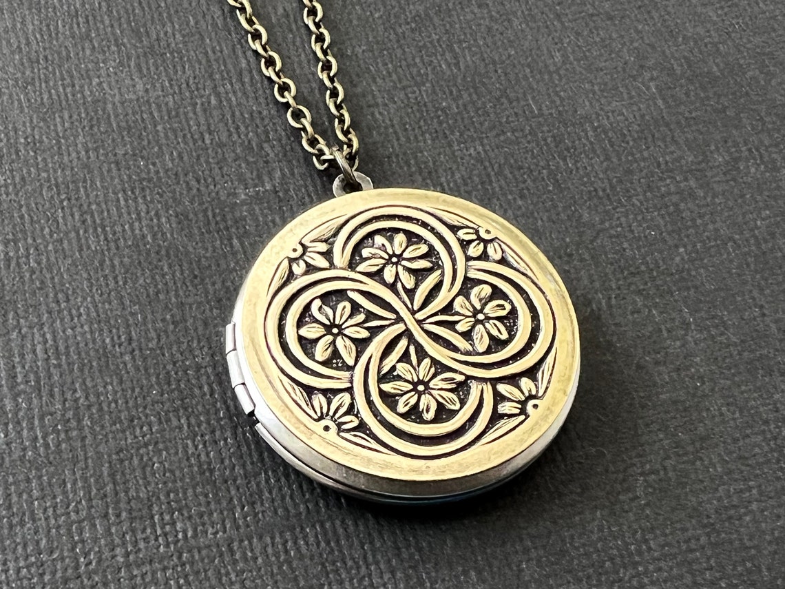 Celtic Floral Locket Necklace Round Pendant Celtic Jewelry - Etsy