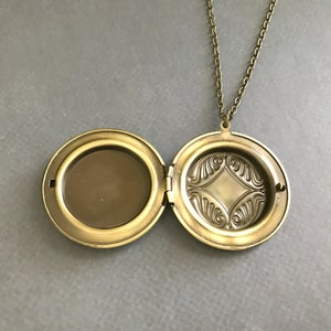 XL LION Locket Leo Birthday Gift Zodiac Lion Round Locket Vintage Style ...