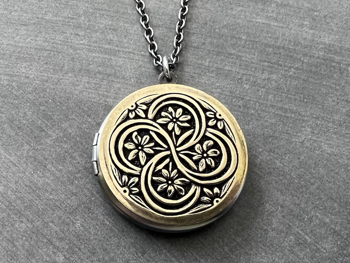 Celtic Floral Locket Necklace Round Pendant Celtic Jewelry - Etsy