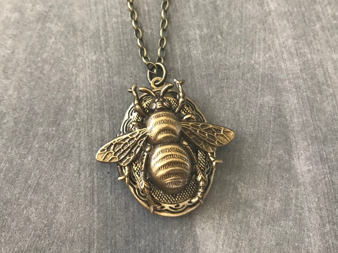 Bold Bee Locket Vintage Inspired Unisex Locket Insect Jewelry - Etsy