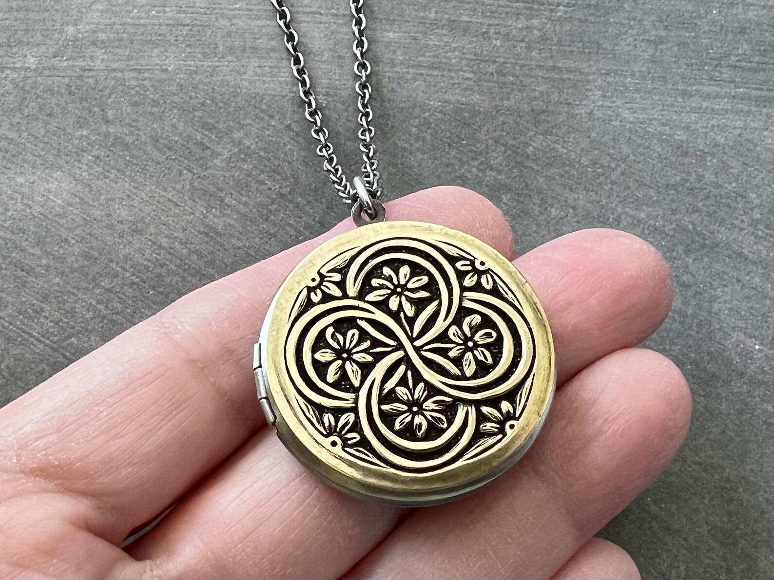 Celtic Floral Locket Necklace Round Pendant Celtic Jewelry - Etsy