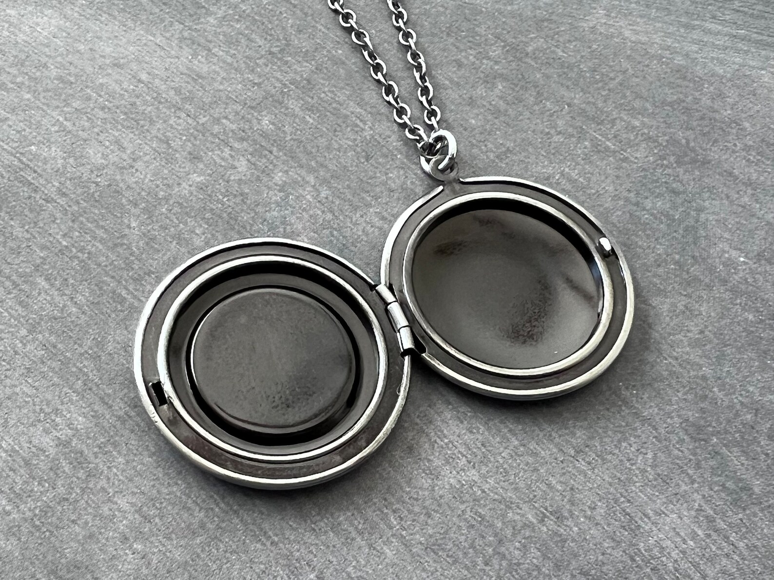 Celtic Floral Locket Necklace Round Pendant Celtic Jewelry - Etsy