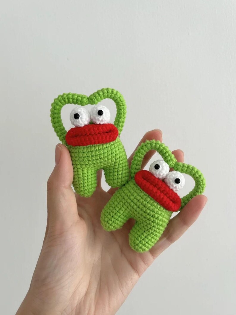 I Love Big Mouth Frog Crochet Pattern Big Eyes Funny Frog With Sausage ...