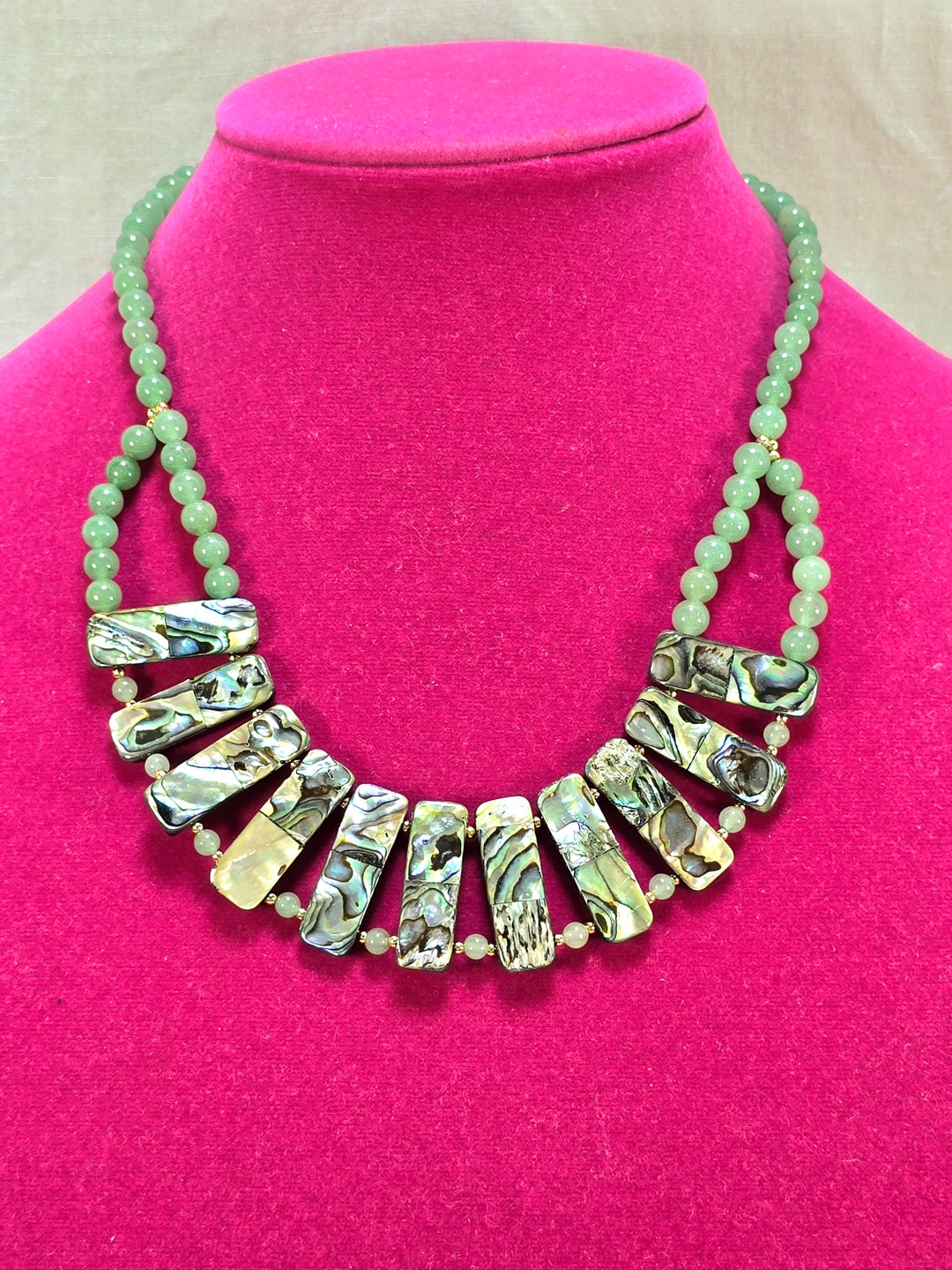 Vintage Lee Sands Jade Colored Beaded Necklace With Mother of Pearl ...
