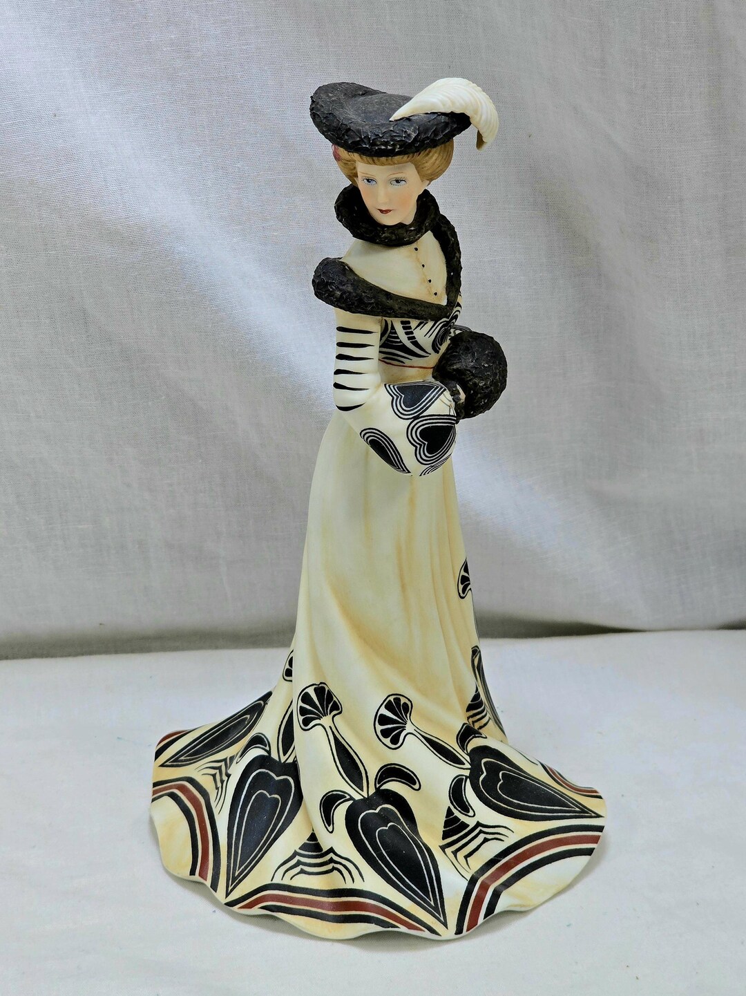 Lenox "tea at the Ritz" Figurine: American Fashion Collection, Art Deco ...