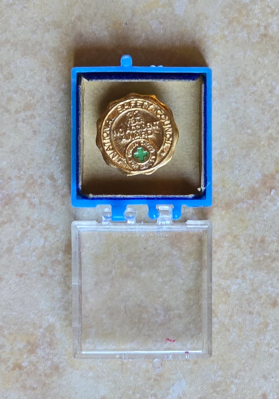 National Safety Council 32 Year No Accident Award Pin - Gem
