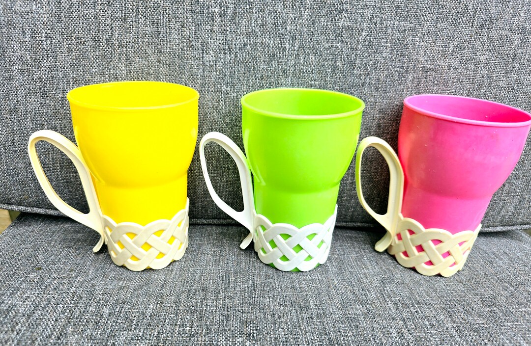 Vintage Mid-century Beacon Plastic Colored Cups With White Holders ...