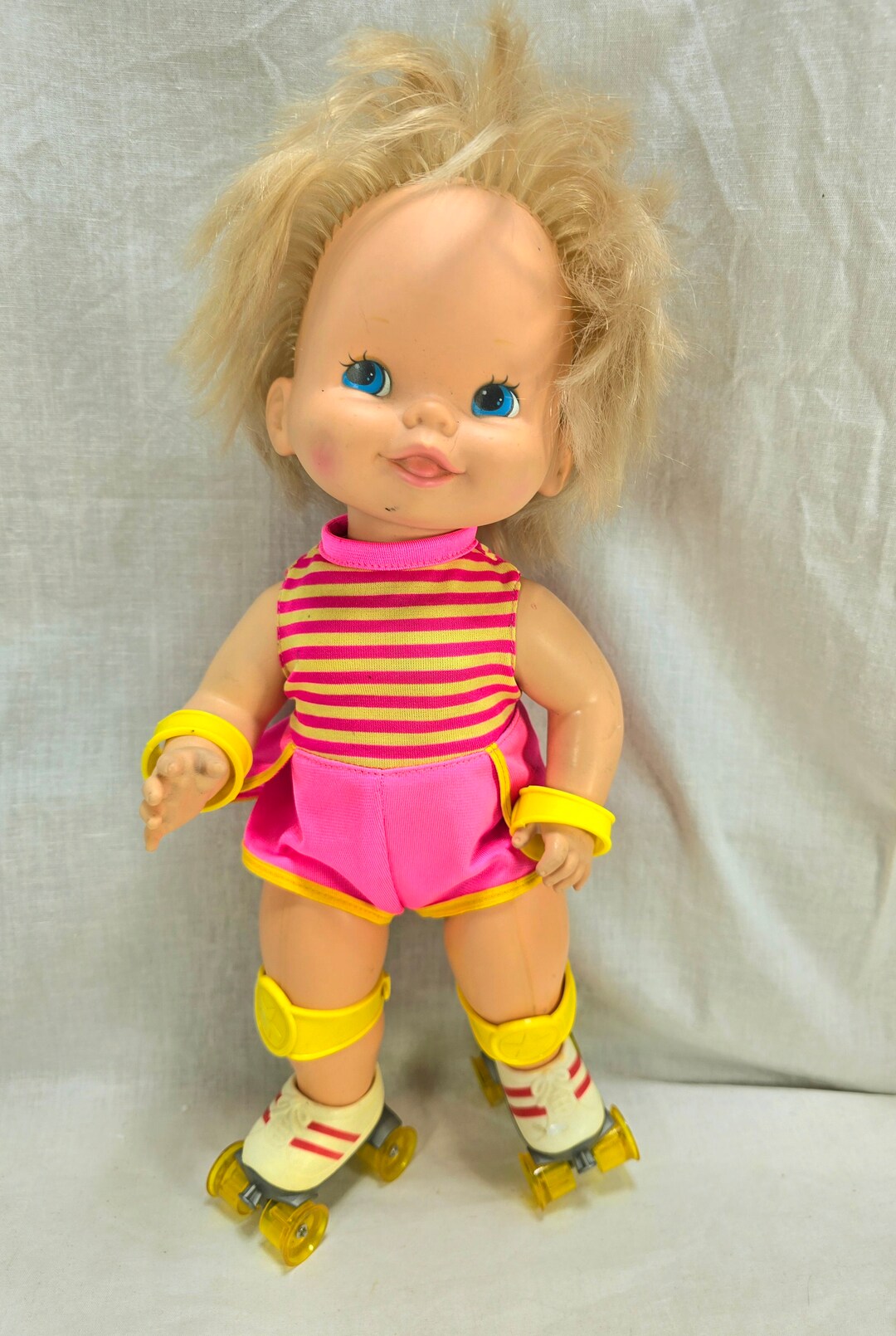 Vintage 1982 Mattel 5912 - BABY SKATES Wind up Roller Skating Doll - Etsy